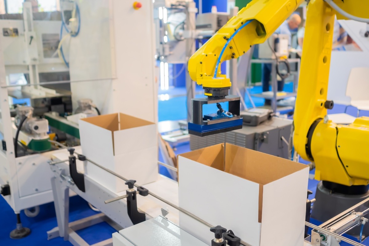 Benefits of CNC Machine Tending Robots: Top 10 Use Cases